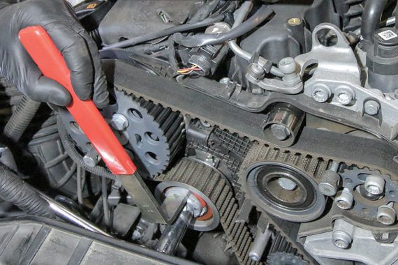 MENJAVA ZOBATEGA JERMENA IN VODNE ČRPALKE - Avto Kveder | Tehnični pregledi in servis vozil.